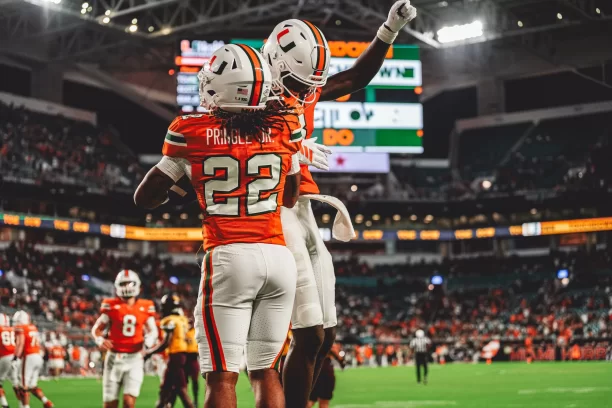 PODCAST: Fan favorite STEVE KIM joins the show to talk USF | CanesInSight